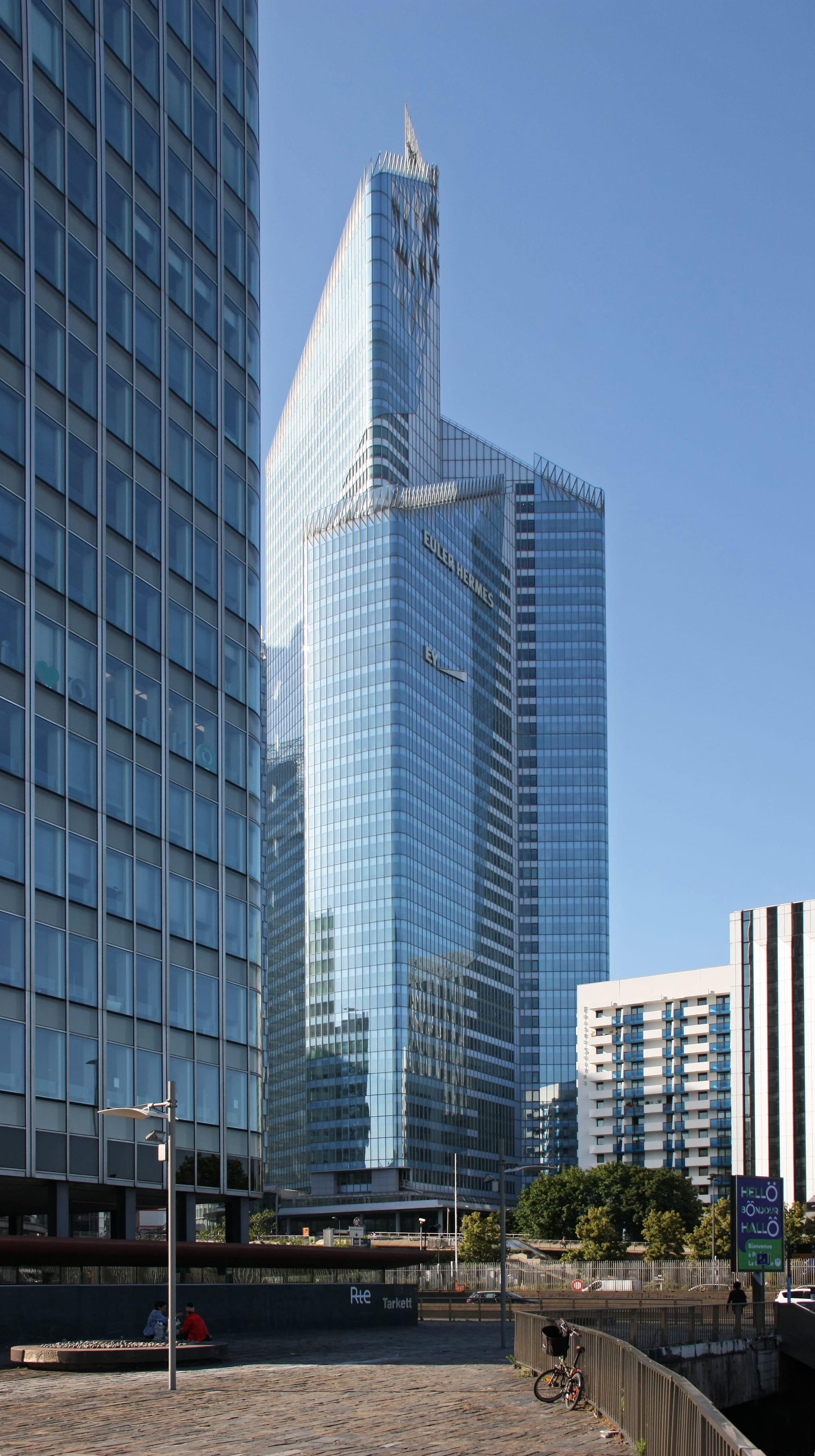 Parking à proximité de : Tour First - Courbevoie (92400)