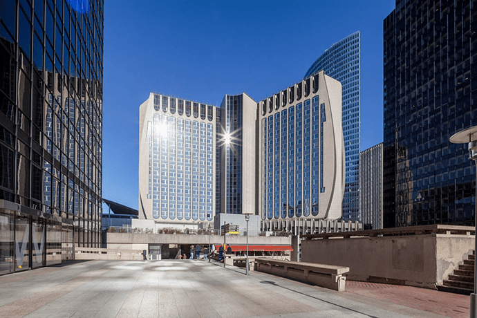 Paris-La Defense/TOUR PB5
